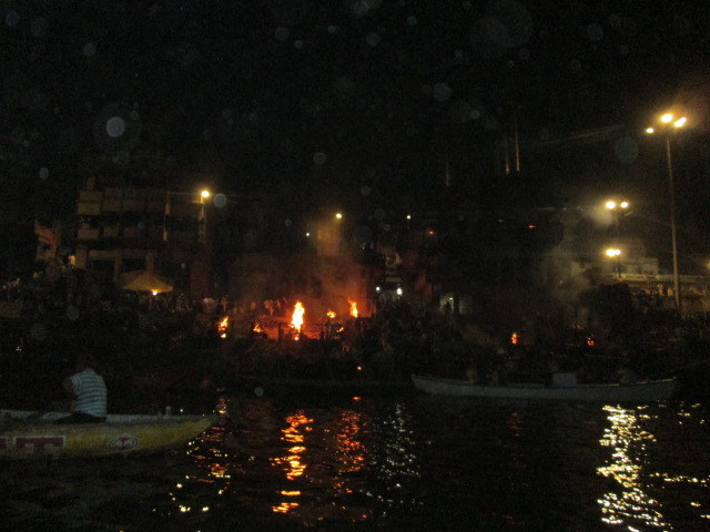 India-Cremation on The Ganges, A Celebration of Fire – The Autonomous ...