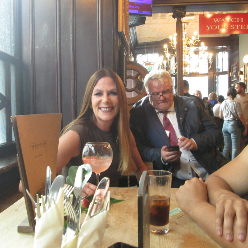 Big Ben, A Pub, and Diana – The Autonomous Traveler